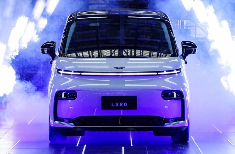 LEVC Unveils Swanky Electric Spaceship on Wheels - NamasteCar