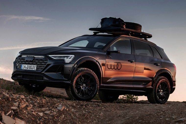 Audi's Desert Dream Machine: The Q8 e-tron Edition Dakar Conquers Sand ...