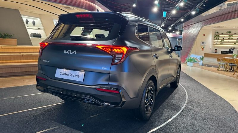 2024 Kia Carens Review: A Stylish and Versatile MPV with Cutting-Edge ...