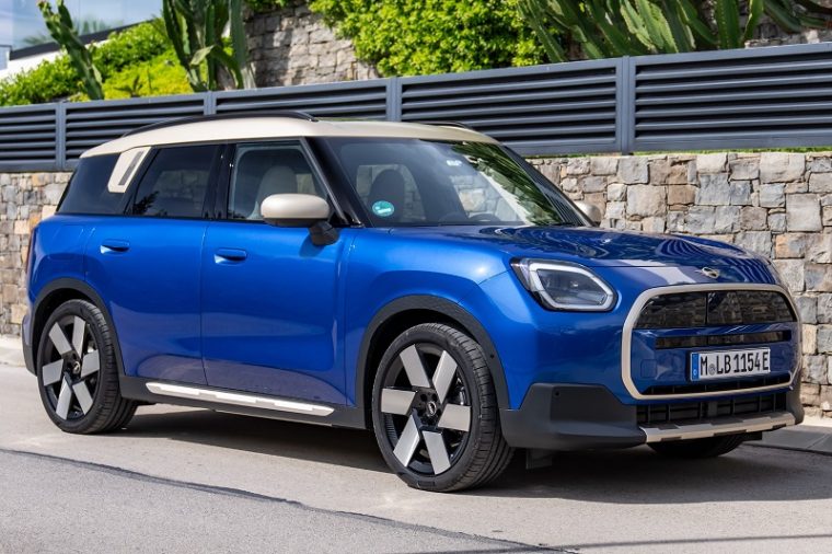MINI Countryman E: Electrifying Family Adventures with the New Favoured ...