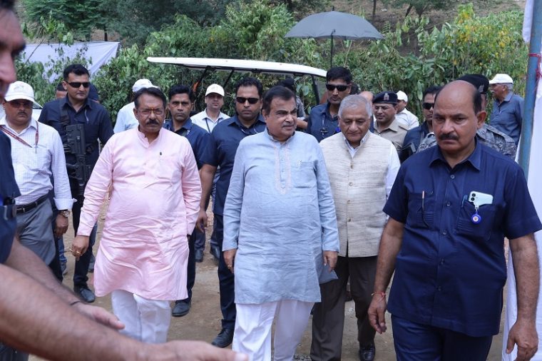 India Takes a Green Step Forward: Nitin Gadkari Launches National Tree ...