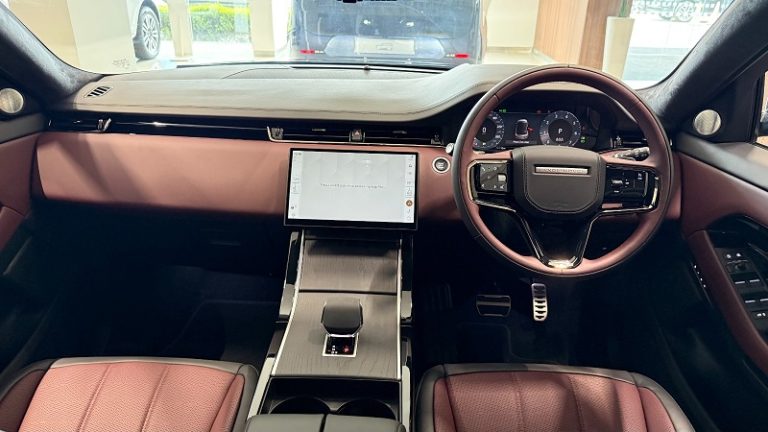 Range Rover Evoque 2025 Review: The Compact SUV With Champagne Taste ...