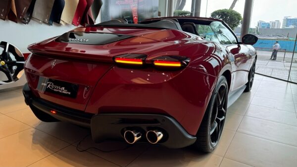 Ferrari Roma Spider Review: Open-Top Elegance with a Very Loud Heart ...
